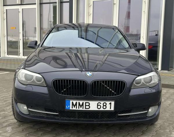 Blue BMW 525 2010 in Vilnius, with an engine capacity of 2.99 L and mileage of 287 thousand km for 6500 €, photo 2 on AUTOMOTO.COM.LV