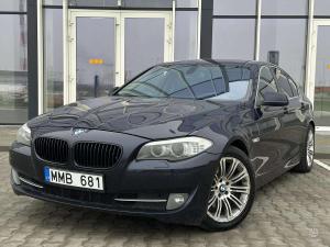 Blue BMW 525 2010 in Vilnius, with an engine capacity of 2.99 L and mileage of 287 thousand km for 6500 €, photo 4 on AUTOMOTO.COM.LV