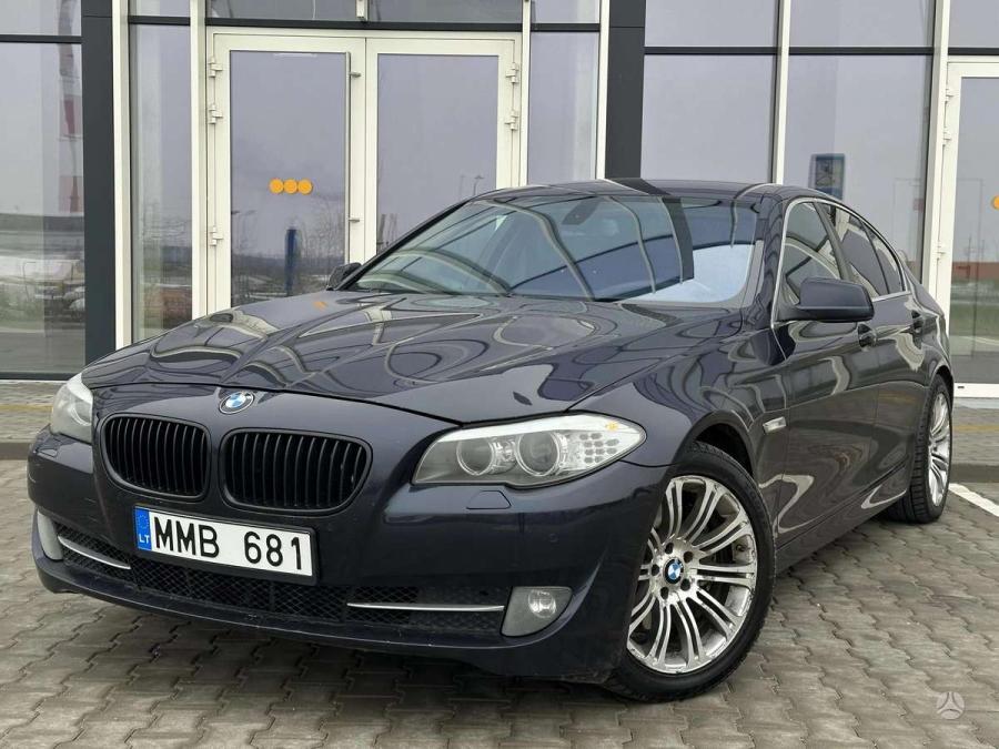 Blue BMW 525 2010 in Vilnius, with an engine capacity of 2.99 L and mileage of 287 thousand km for 6500 €, photo 4 on AUTOMOTO.COM.LV