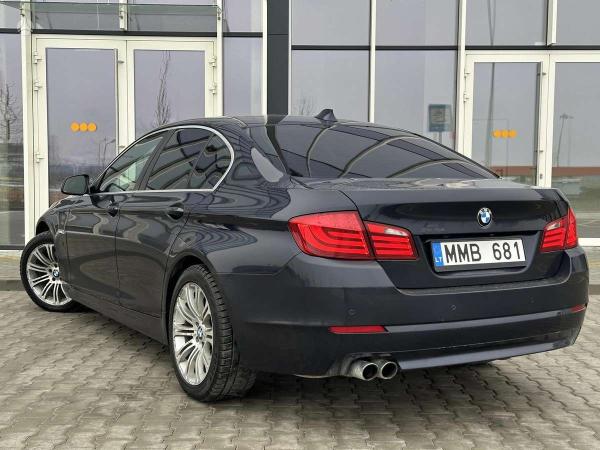 Blue BMW 525 2010 in Vilnius, with an engine capacity of 2.99 L and mileage of 287 thousand km for 6500 €, photo 4 on AUTOMOTO.COM.LV