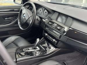 Blue BMW 525 2010 in Vilnius, with an engine capacity of 2.99 L and mileage of 287 thousand km for 6500 €, photo 13 on AUTOMOTO.COM.LV