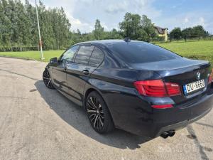 Blue BMW 525 2010 in Riga, with an engine capacity of 3.00 L and mileage of 334 thousand km for 11000 €, photo 4 on AUTOMOTO.COM.LV
