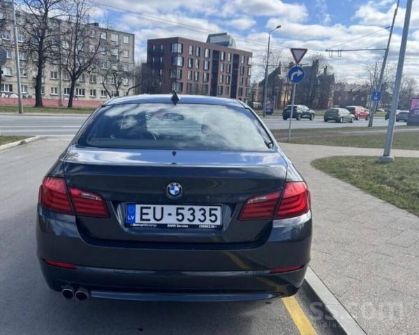 Zils BMW 525 2010 Rīga, ar dzinēja tilpumu 3.00 L un nobraukumu 288 tūkst. km par 10000 €, foto 5 vietnē AUTOMOTO.COM.LV