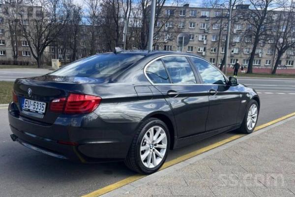 Zils BMW 525 2010 Rīga, ar dzinēja tilpumu 3.00 L un nobraukumu 288 tūkst. km par 10000 €, foto 6 vietnē AUTOMOTO.COM.LV