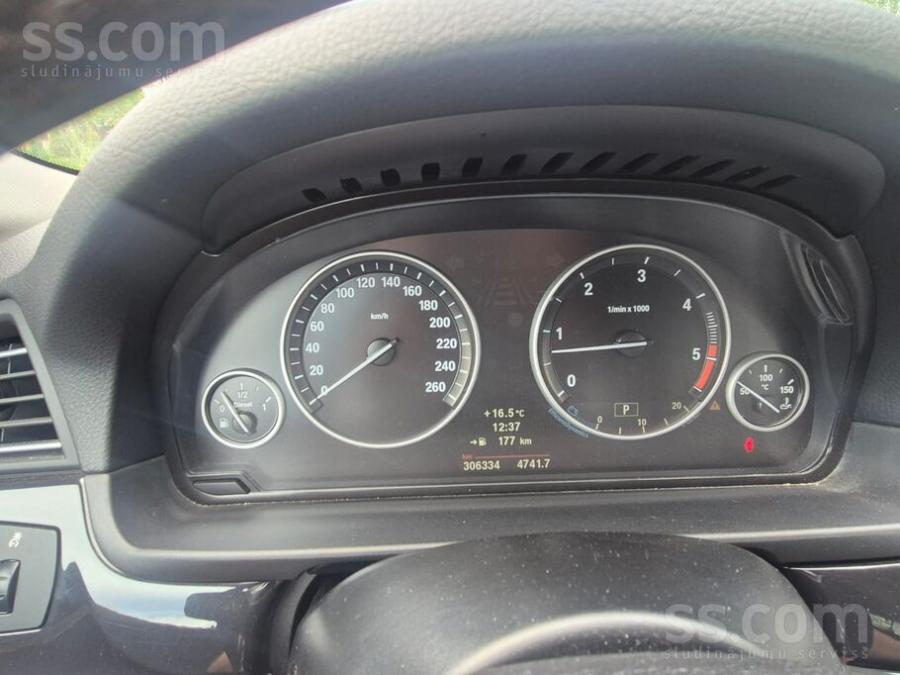 Blue BMW 525 2011 in Bauska, with an engine capacity of 3.00 L and mileage of 306 thousand km for 7990 €, photo 13 on AUTOMOTO.COM.LV