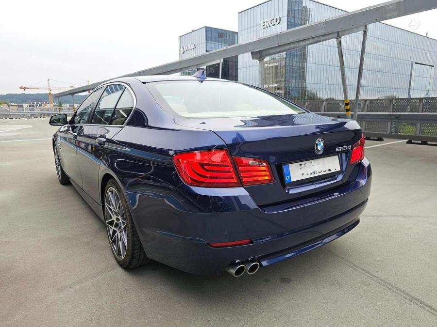 Zils BMW 525 2011 Viļņa, ar dzinēja tilpumu 2.00 L un nobraukumu 306 tūkst. km par 9600 €, foto 5 vietnē AUTOMOTO.COM.LV