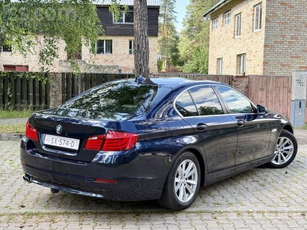 Blue BMW 525 2011 in Riga, with an engine capacity of 3.00 L and mileage of 330 thousand km for 7480 €, photo 6 on AUTOMOTO.COM.LV