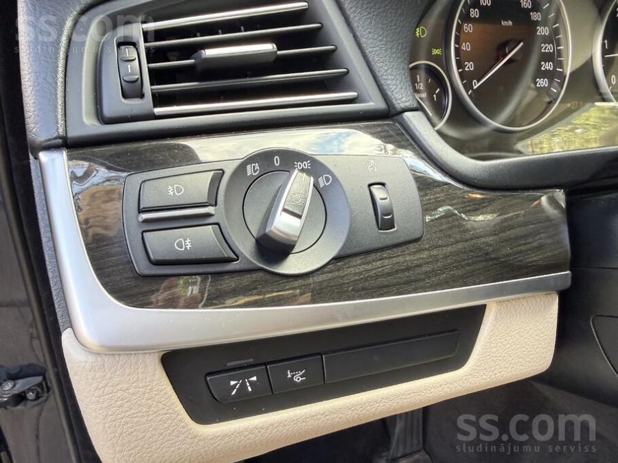 Blue BMW 525 2011 in Riga, with an engine capacity of 3.00 L and mileage of 330 thousand km for 7770 €, photo 16 on AUTOMOTO.COM.LV