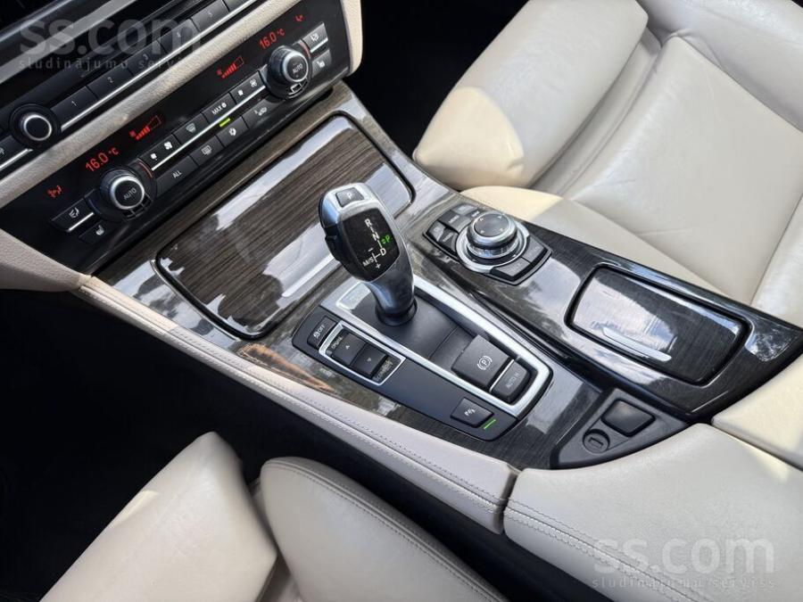 Blue BMW 525 2011 in Riga, with an engine capacity of 3.00 L and mileage of 330 thousand km for 7770 €, photo 21 on AUTOMOTO.COM.LV