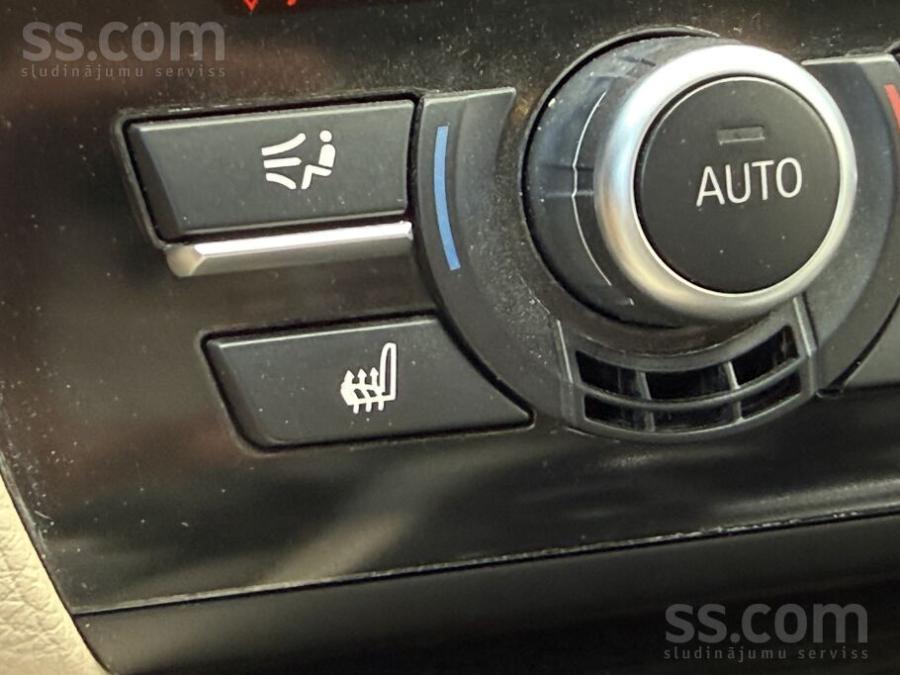 Blue BMW 525 2011 in Riga, with an engine capacity of 3.00 L and mileage of 330 thousand km for 7770 €, photo 22 on AUTOMOTO.COM.LV