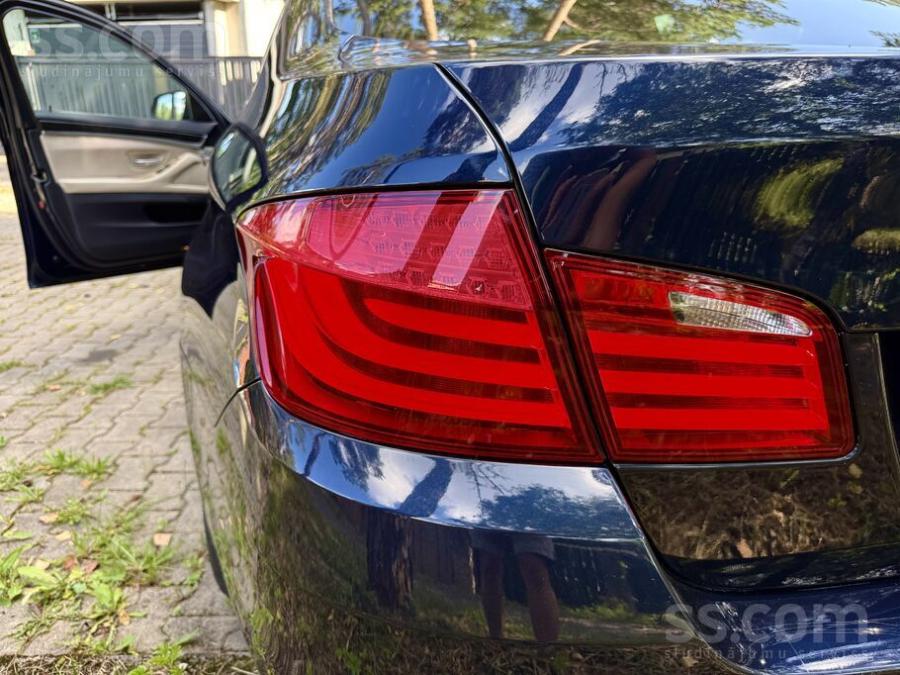 Blue BMW 525 2011 in Riga, with an engine capacity of 3.00 L and mileage of 330 thousand km for 7770 €, photo 27 on AUTOMOTO.COM.LV