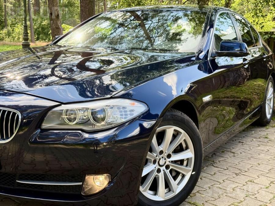 Blue BMW 525 2011 in Riga, with an engine capacity of 3.00 L and mileage of 330 thousand km for 7770 €, photo 28 on AUTOMOTO.COM.LV