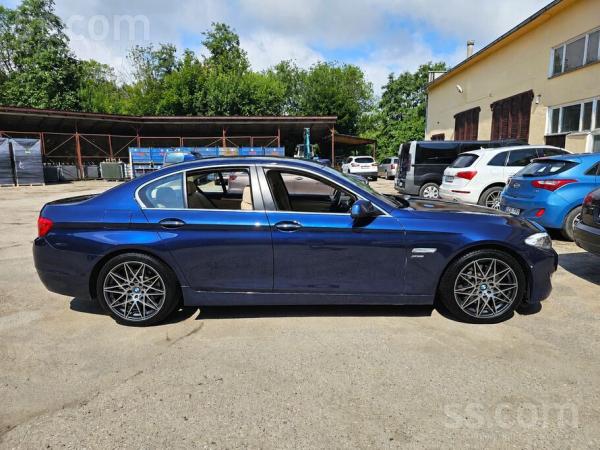 Blue BMW 525 2011 in Vilnius, with an engine capacity of 2.00 L and mileage of 306 thousand km for 8600 €, photo 9 on AUTOMOTO.COM.LV