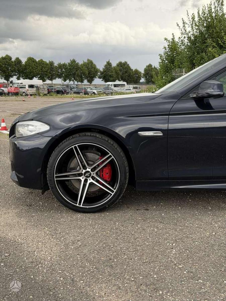 Blue BMW 525 2013 in Kedainiai, with an engine capacity of 2.00 L and mileage of 255 thousand km for 9500 €, photo 8 on AUTOMOTO.COM.LV