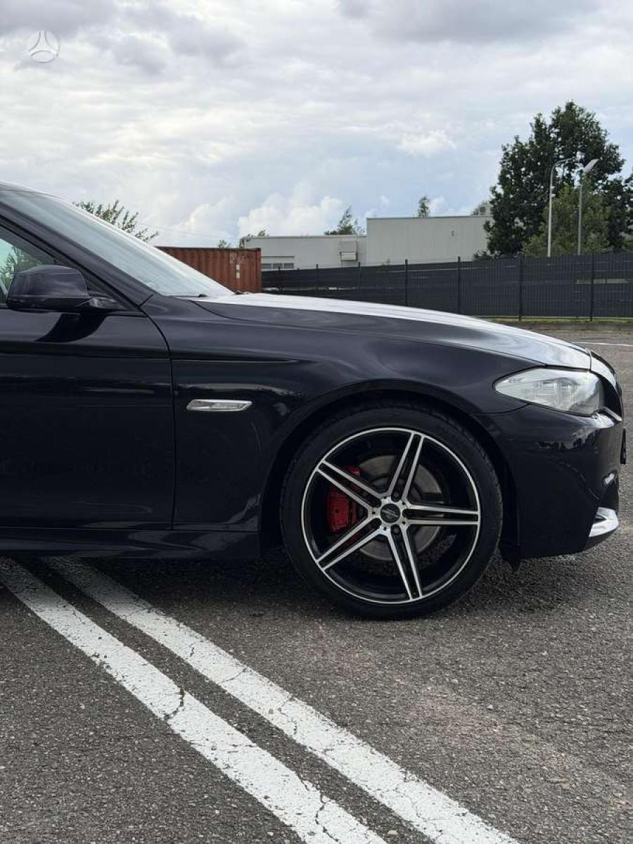 Blue BMW 525 2013 in Kedainiai, with an engine capacity of 2.00 L and mileage of 255 thousand km for 9500 €, photo 12 on AUTOMOTO.COM.LV