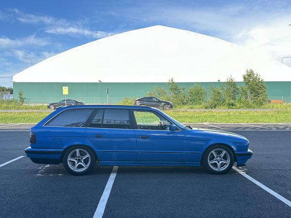 Zils BMW 525 1993 Tallina, ar dzinēja tilpumu 0.00 L un nobraukumu 0 tūkst. km par 2500 €, foto 8 vietnē AUTOMOTO.COM.LV