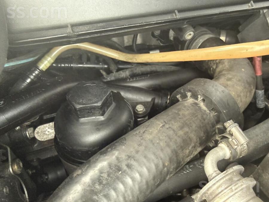 Zils BMW 525 2000 Rīga, ar dzinēja tilpumu 2.50 L un nobraukumu 194 tūkst. km par 4650 €, foto 17 vietnē AUTOMOTO.COM.LV