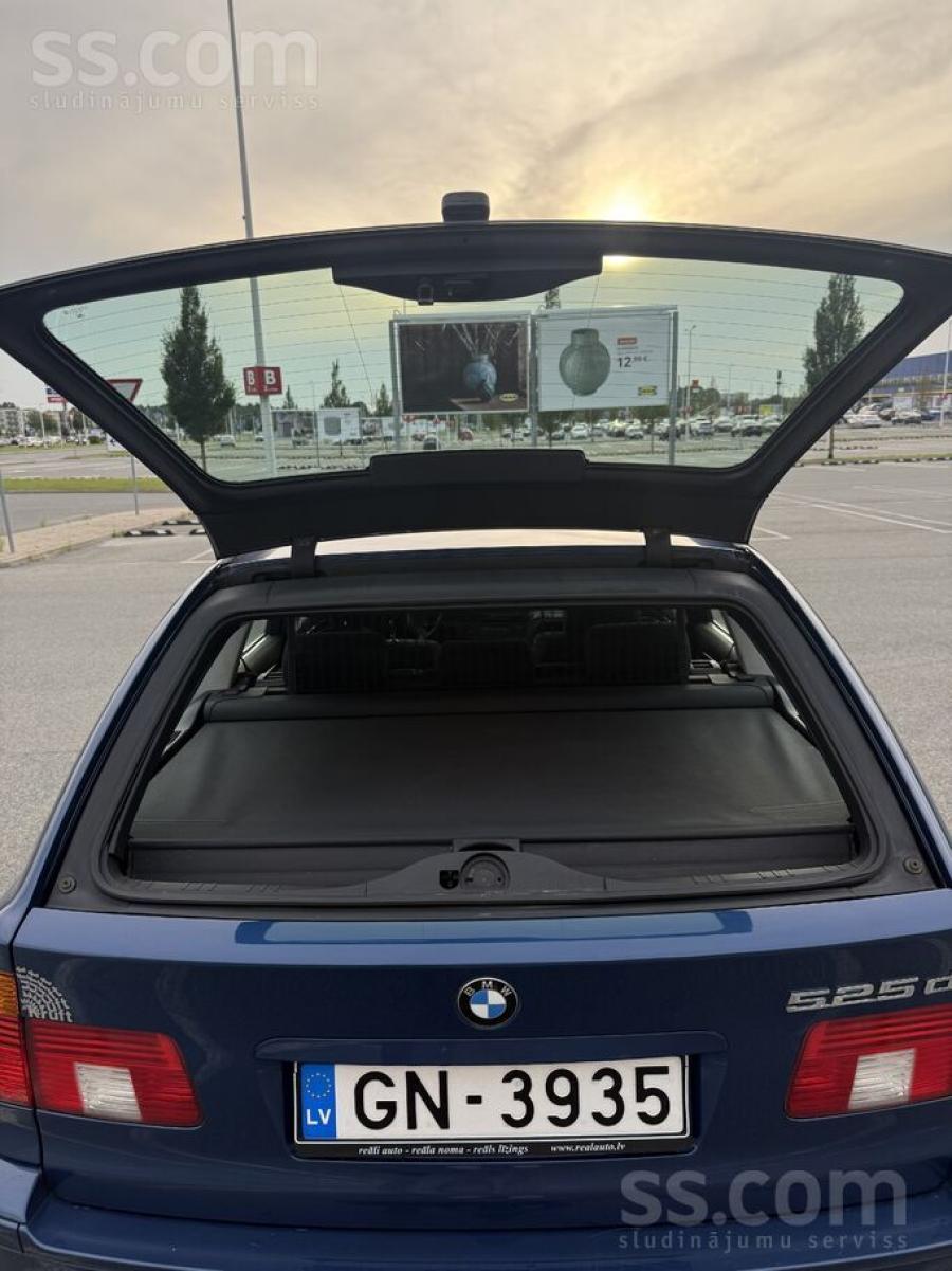 Zils BMW 525 2000 Rīga, ar dzinēja tilpumu 2.50 L un nobraukumu 194 tūkst. km par 4650 €, foto 22 vietnē AUTOMOTO.COM.LV