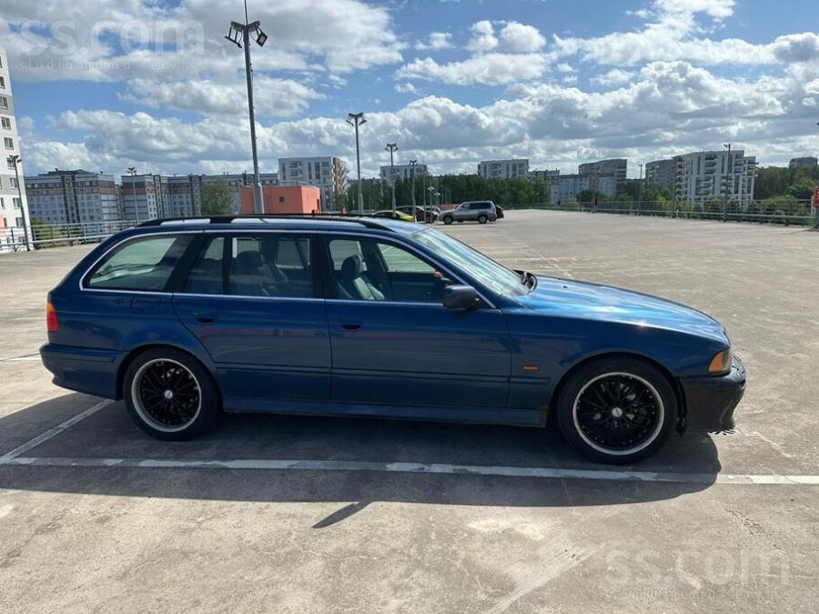 Zils BMW 525 2001 Rīga, ar dzinēja tilpumu 2.50 L un nobraukumu 367 tūkst. km par 1400 €, foto 3 vietnē AUTOMOTO.COM.LV