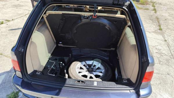 Zils BMW 525 2001 Klaipėda, ar dzinēja tilpumu 2.50 L un nobraukumu 300 tūkst. km par 2700 €, foto 2 vietnē AUTOMOTO.COM.LV