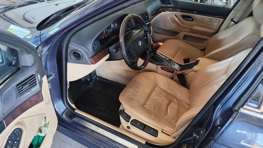 Zils BMW 525 2001 Klaipėda, ar dzinēja tilpumu 2.50 L un nobraukumu 300 tūkst. km par 2700 €, foto 12 vietnē AUTOMOTO.COM.LV