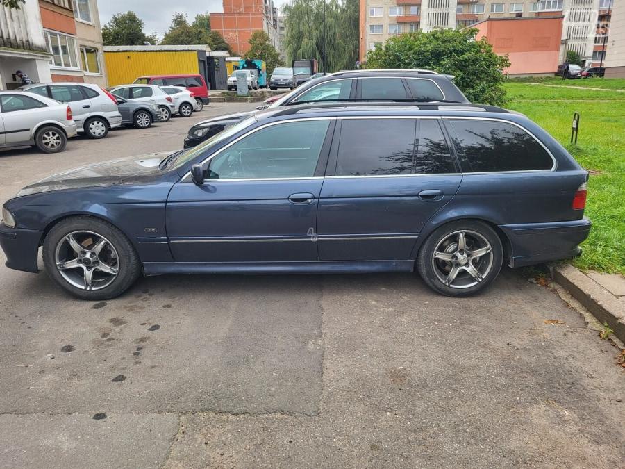 Blue BMW 525 2002 in Sakiai, with an engine capacity of 2.50 L and mileage of 370 thousand km for 850 €, photo 4 on AUTOMOTO.COM.LV