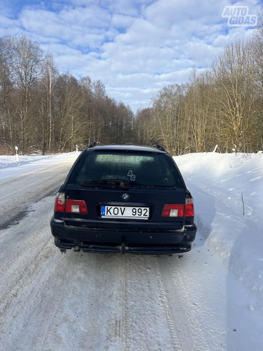 Blue BMW 525 2002 in Kaunas, with an engine capacity of 2.50 L and mileage of 380 thousand km for 1450 €, photo 4 on AUTOMOTO.COM.LV