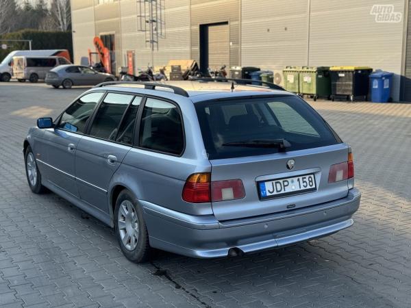 Zils BMW 525 2002 Viļņa, ar dzinēja tilpumu 2.50 L un nobraukumu 292 tūkst. km par 1800 €, foto 4 vietnē AUTOMOTO.COM.LV