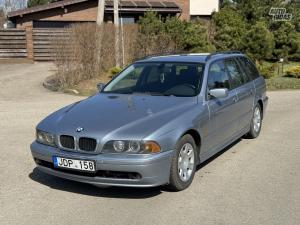 Zils BMW 525 2002 Viļņa, ar dzinēja tilpumu 2.50 L un nobraukumu 295 tūkst. km par 1600 €, foto  vietnē AUTOMOTO.COM.LV