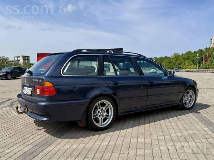 Blue BMW 525 2002 in Riga, with an engine capacity of 2.50 L and mileage of 210 thousand km for 2500 €, photo 5 on AUTOMOTO.COM.LV