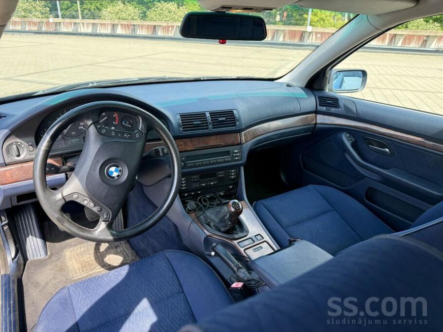 Blue BMW 525 2002 in Riga, with an engine capacity of 2.50 L and mileage of 210 thousand km for 2500 €, photo 7 on AUTOMOTO.COM.LV
