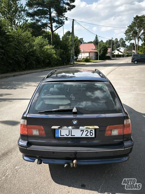 Blue BMW 525 2002 in Vilnius, with an engine capacity of 2.50 L and mileage of 389 thousand km for 3000 €, photo 5 on AUTOMOTO.COM.LV