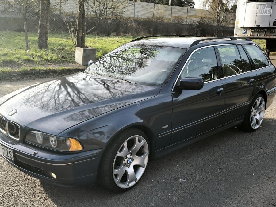 Blue BMW 525 2002 in Vilnius, with an engine capacity of 2.50 L and mileage of 389 thousand km for 3000 €, photo 29 on AUTOMOTO.COM.LV