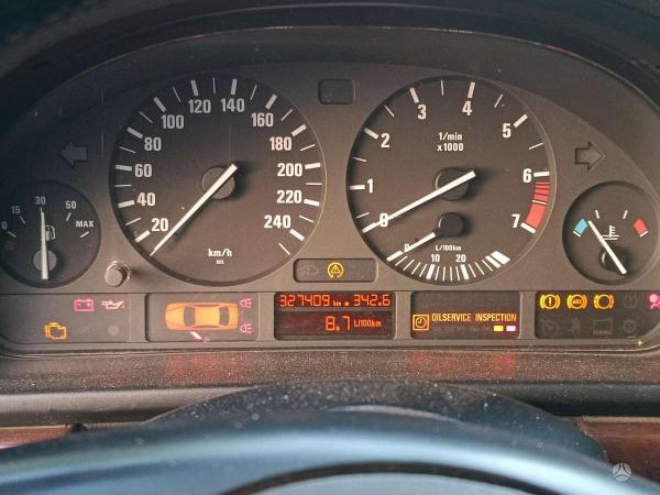Zils BMW 525 2002 Viļņa, ar dzinēja tilpumu 2.49 L un nobraukumu 327 tūkst. km par 1700 €, foto 7 vietnē AUTOMOTO.COM.LV