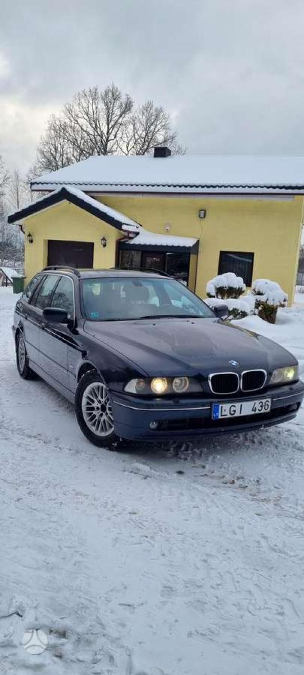 Blue BMW 525 2003 in Vilnius, with an engine capacity of 2.50 L and mileage of 321 thousand km for 1850 €, photo 2 on AUTOMOTO.COM.LV
