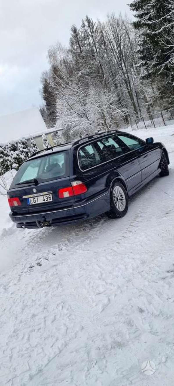 Blue BMW 525 2003 in Vilnius, with an engine capacity of 2.50 L and mileage of 321 thousand km for 1850 €, photo 4 on AUTOMOTO.COM.LV
