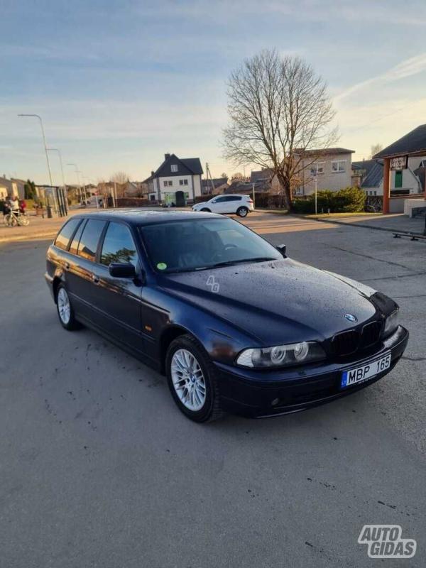 Blue BMW 525 2003 in Plunge, with an engine capacity of 2.50 L and mileage of 422 thousand km for 1800 €, photo 4 on AUTOMOTO.COM.LV