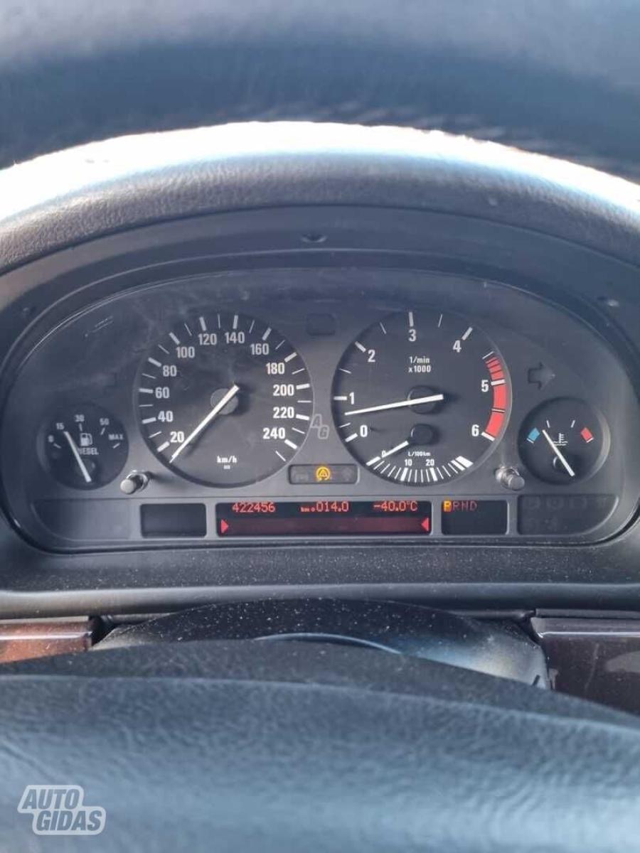 Zils BMW 525 2003 Plungė, ar dzinēja tilpumu 2.50 L un nobraukumu 422 tūkst. km par 1800 €, foto 14 vietnē AUTOMOTO.COM.LV