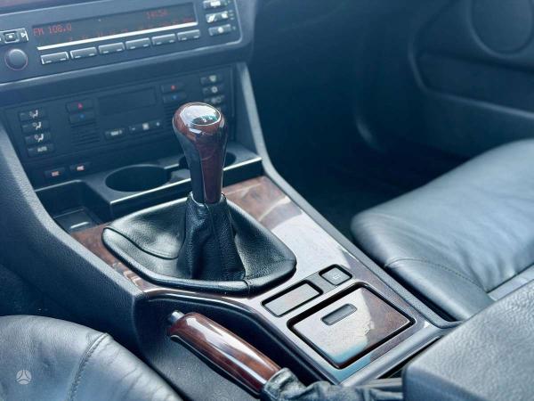 Blue BMW 525 2003 in Siauliai, with an engine capacity of 2.50 L and mileage of 400 thousand km for 1400 €, photo 8 on AUTOMOTO.COM.LV