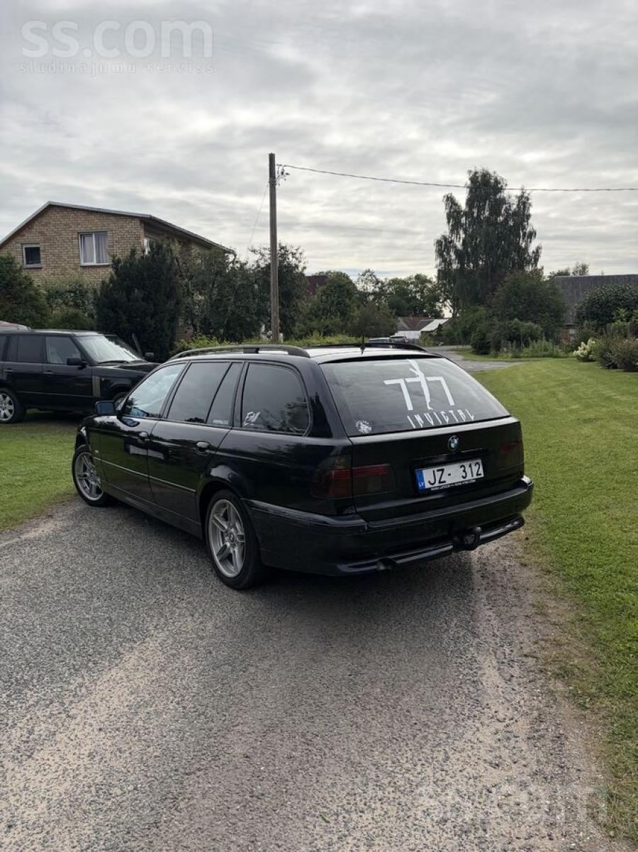 Zils BMW 525 2003 Kuldīga, ar dzinēja tilpumu 2.50 L un nobraukumu 379 tūkst. km par 2200 €, foto 4 vietnē AUTOMOTO.COM.LV