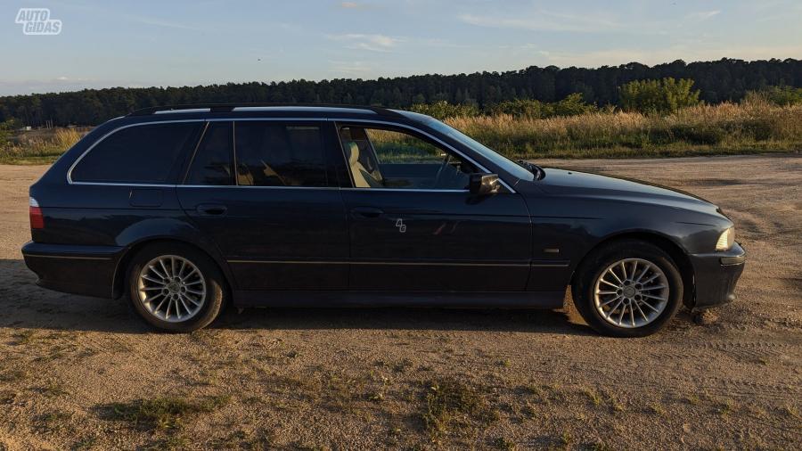 Blue BMW 525 2003 in Kaunas, with an engine capacity of 2.50 L and mileage of 351 thousand km for 1800 €, photo 4 on AUTOMOTO.COM.LV