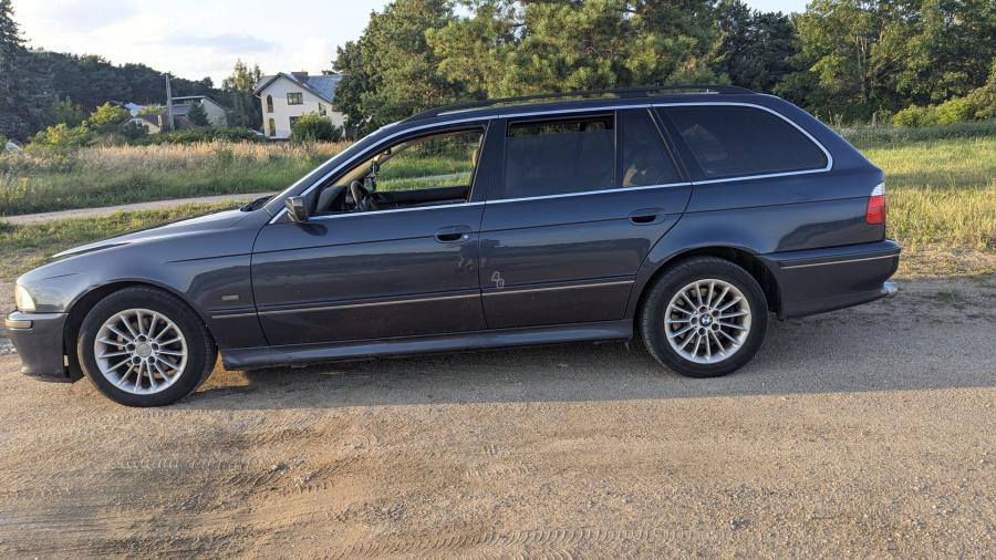 Blue BMW 525 2003 in Kaunas, with an engine capacity of 2.50 L and mileage of 351 thousand km for 1800 €, photo 6 on AUTOMOTO.COM.LV
