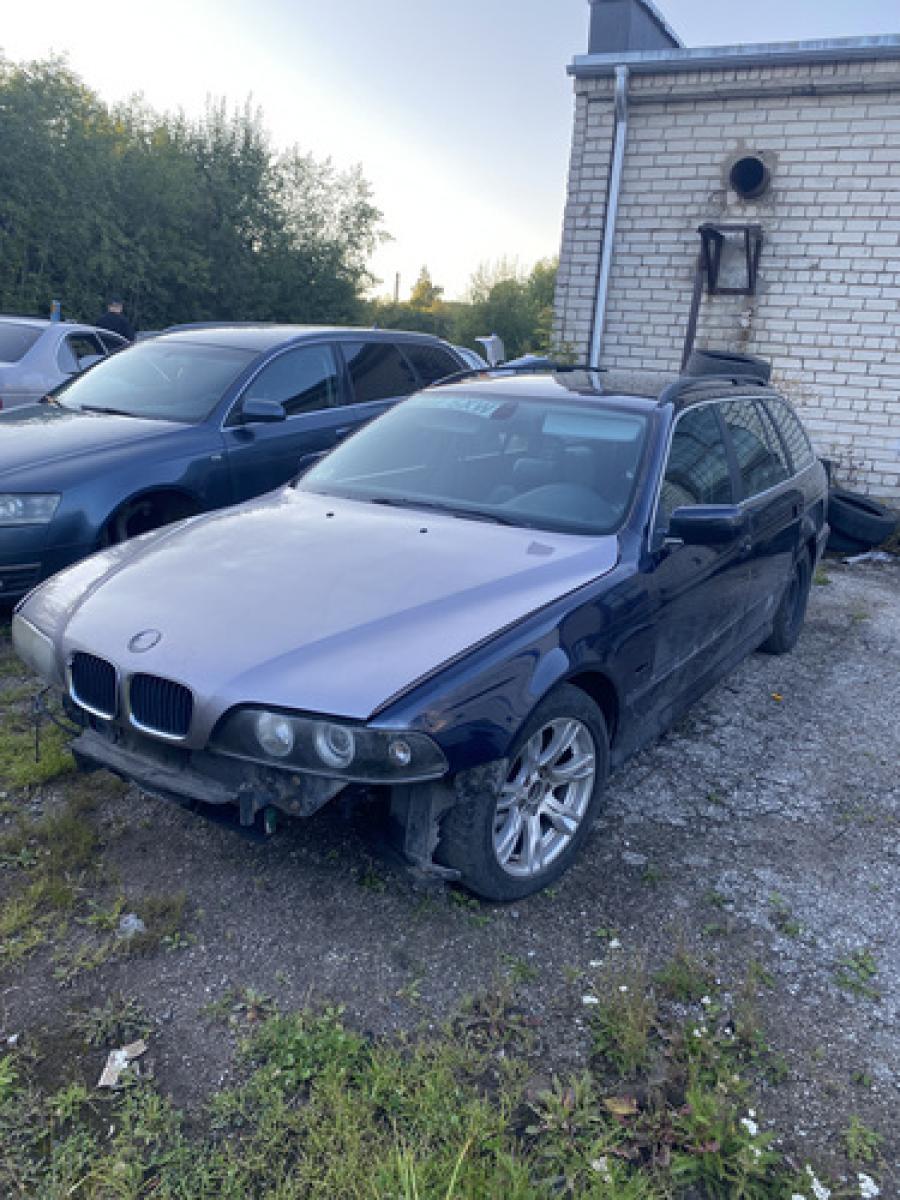 Blue BMW 525 2003 in Sillamae, with an engine capacity of 0.00 L and mileage of 205 thousand km for 1200 €, photo 4 on AUTOMOTO.COM.LV