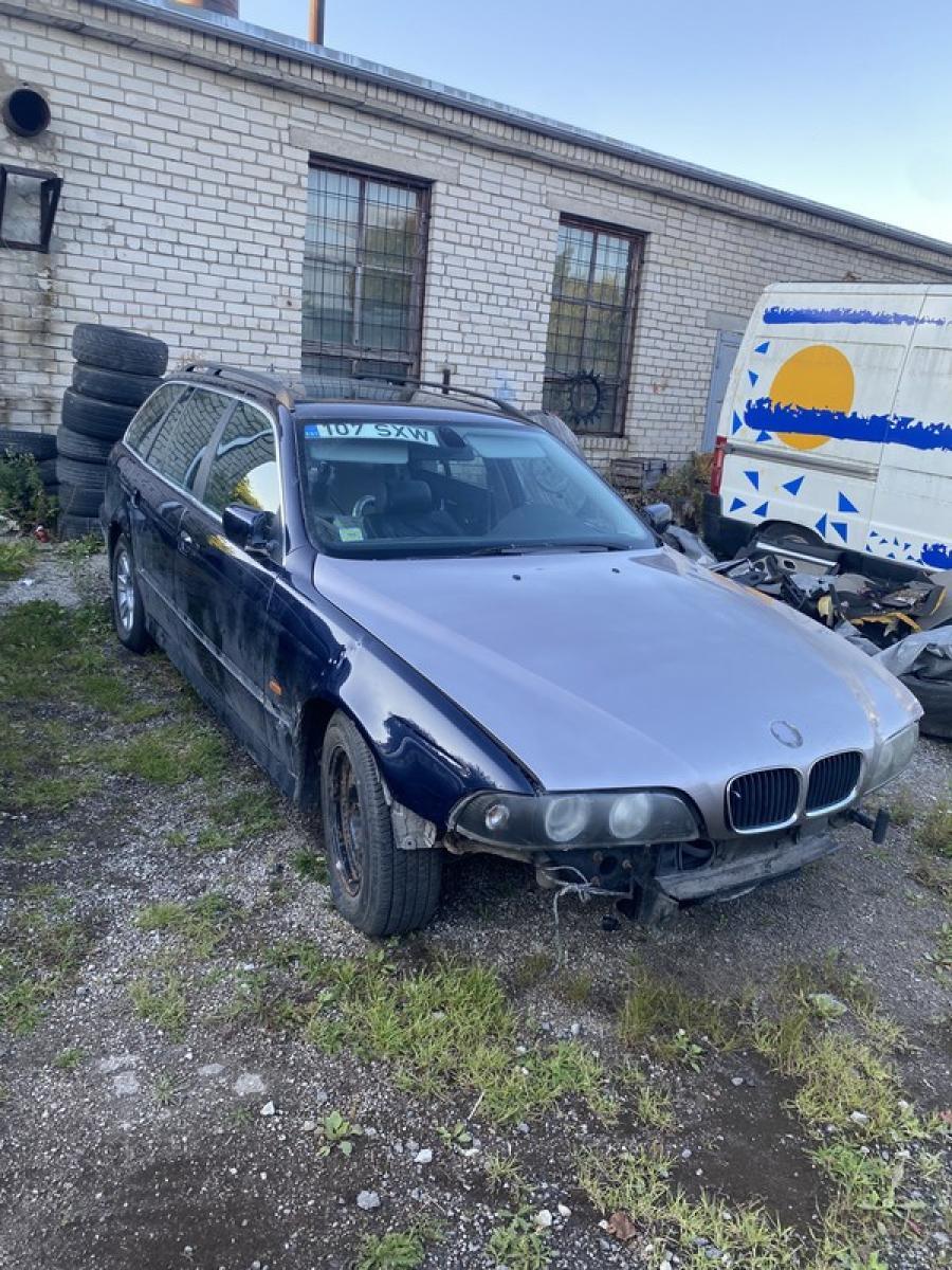 Blue BMW 525 2003 in Sillamae, with an engine capacity of 0.00 L and mileage of 205 thousand km for 1200 €, photo 8 on AUTOMOTO.COM.LV