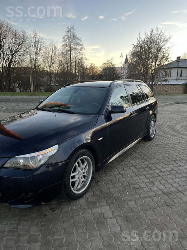 Zils BMW 525 2004 Saldus, ar dzinēja tilpumu 2.50 L un nobraukumu 277 tūkst. km par 2250 €, foto 2 vietnē AUTOMOTO.COM.LV