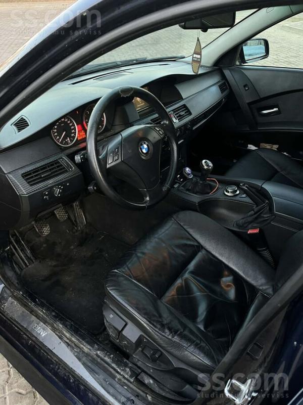 Zils BMW 525 2004 Saldus, ar dzinēja tilpumu 2.50 L un nobraukumu 277 tūkst. km par 2250 €, foto 5 vietnē AUTOMOTO.COM.LV