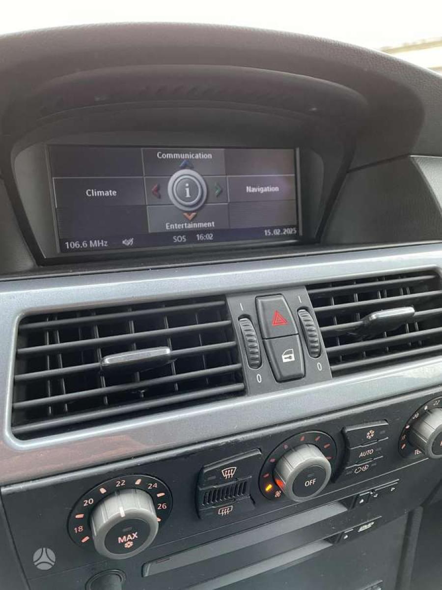 Zils BMW 525 2004 Kaišiadorys, ar dzinēja tilpumu 2.50 L un nobraukumu 323 tūkst. km par 4499 €, foto 12 vietnē AUTOMOTO.COM.LV