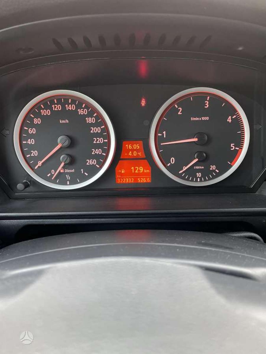 Zils BMW 525 2004 Kaišiadorys, ar dzinēja tilpumu 2.50 L un nobraukumu 323 tūkst. km par 4499 €, foto 13 vietnē AUTOMOTO.COM.LV