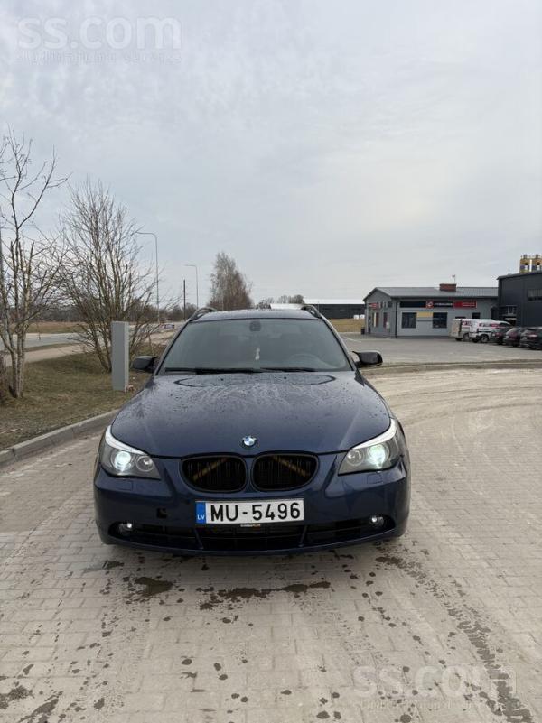 Zils BMW 525 2004 Tukums, ar dzinēja tilpumu 2.50 L un nobraukumu 427 tūkst. km par 3000 €, foto 1 vietnē AUTOMOTO.COM.LV