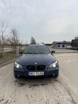 Zils BMW 525 2004 Tukums, ar dzinēja tilpumu 2.50 L un nobraukumu 427 tūkst. km par 3000 €, foto  vietnē AUTOMOTO.COM.LV